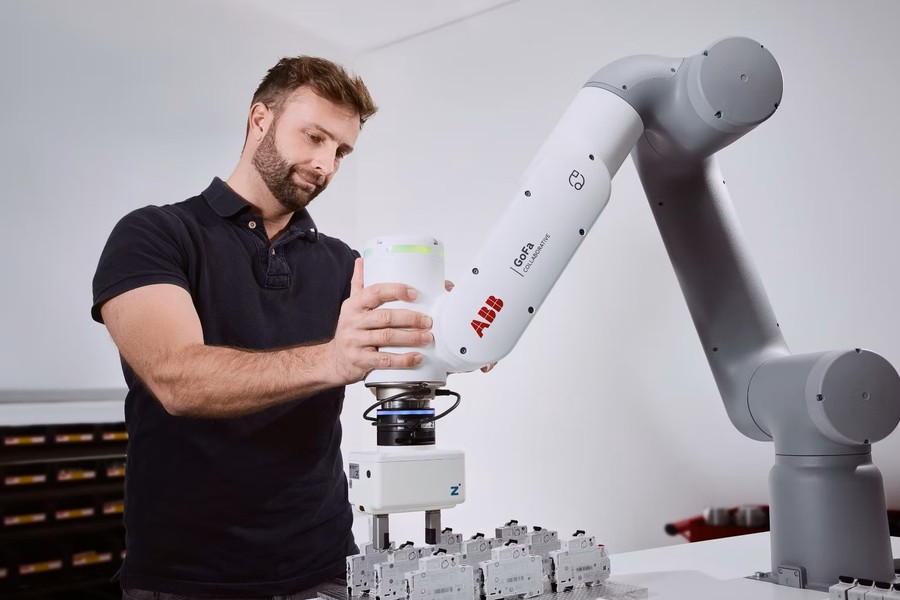 IRC5 Basic Operation and Programming - Customize - ABB Vietnam