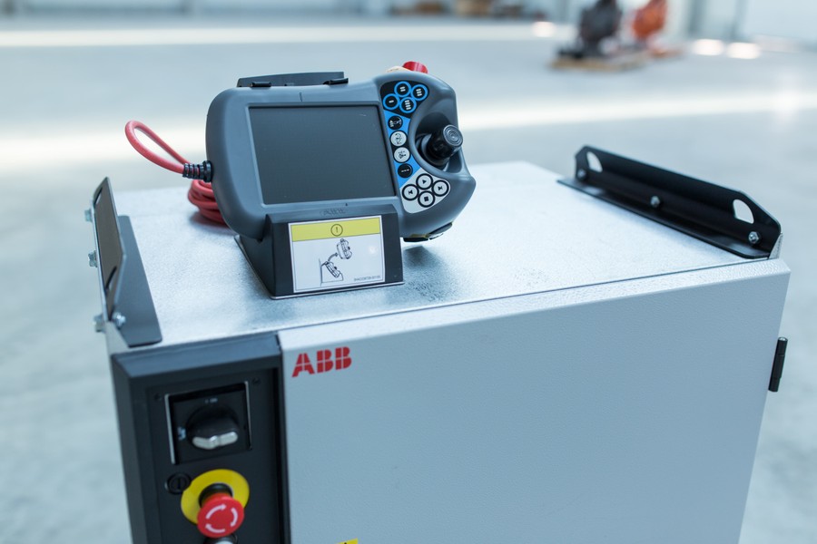 IRC5 産業用ロボット - ABB株式会社